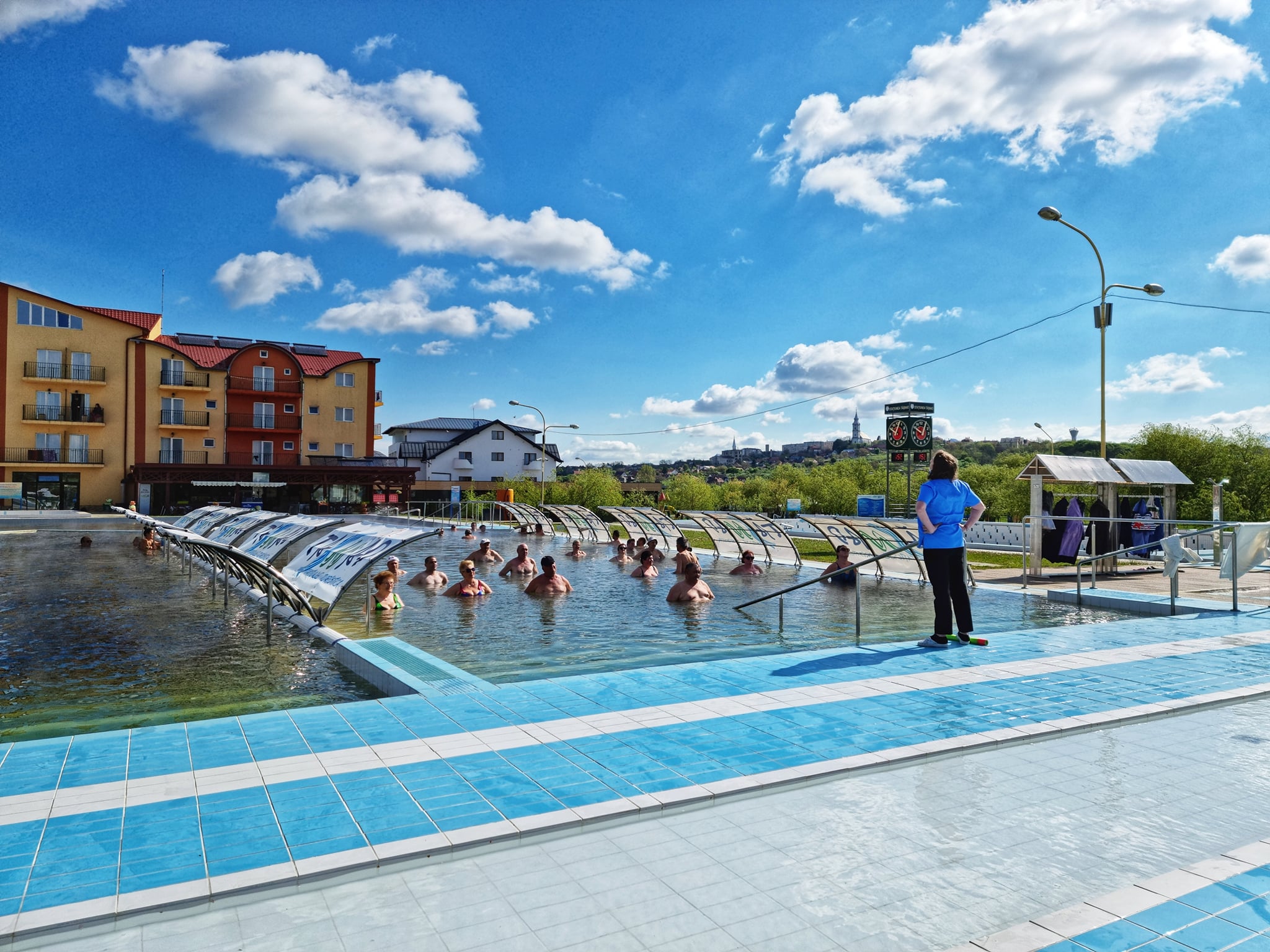 Ștrandul Termal Tășnad și-a deschis porțile, cu cea mai terapeutică apă ...