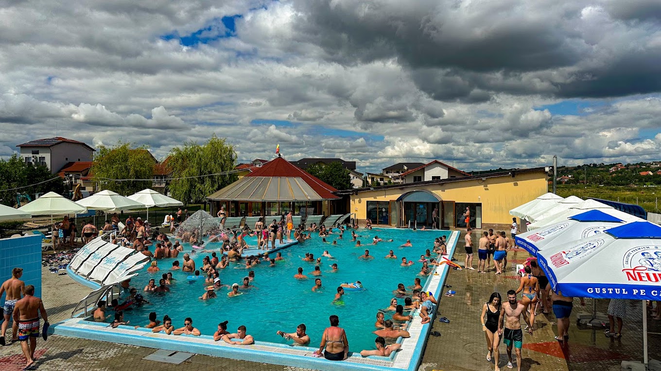 Ștrandul Termal Tășnad, atracția din nord-vestul țării, pe placul ...